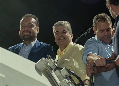 Por mais segurança Cláudio Castro anuncia construção de muro na