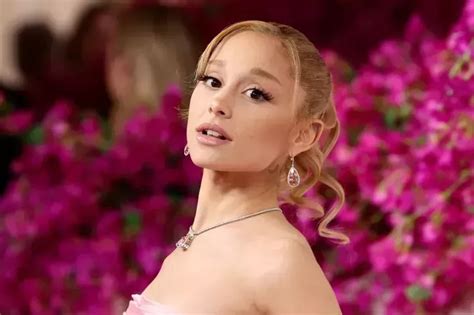 Las marcas de maquillaje de famosas más populares del mundo Red17