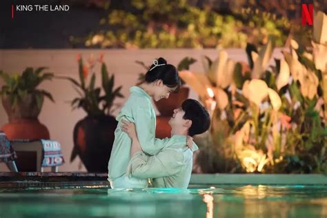 Pria Yang Benci Tersenyum Sinopsis Drakor King The Land Dafunda