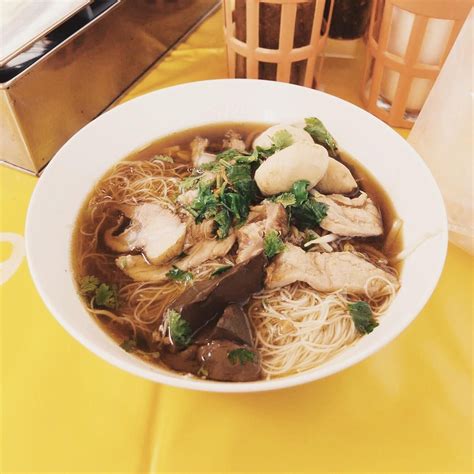 I Ate Guay Teow Thai Noodle Soup From A Street Food Vendor In