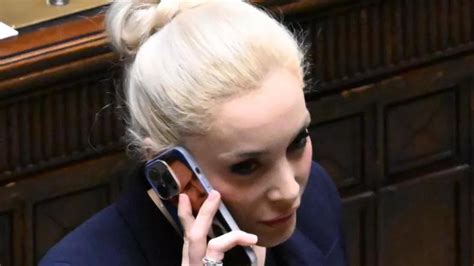 Marta Fascina Torna In Parlamento Ma Il Lutto Continua Con Lei La