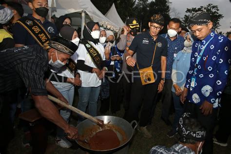 MENPAREKRAF RESMIKAN DESA WISATA SEMEN ANTARA Foto