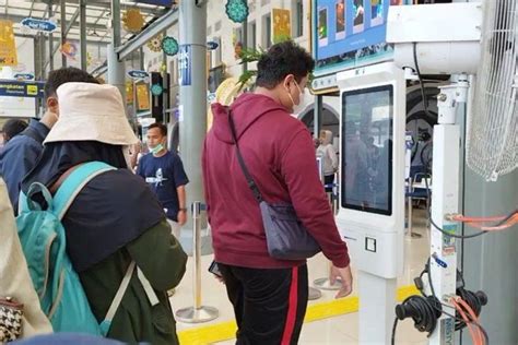 Foto Ada Peningkatan 31 000 Orang Berangkat Dari Stasiun Pasar Senen