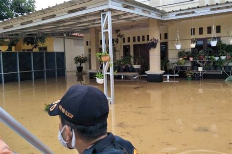 Banjir Dan Longsor Landa Cilacap Ratusan Warga Terdampak Kebencanaan