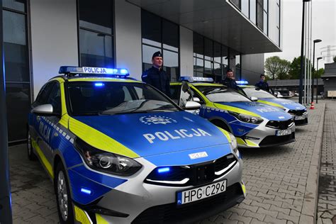 Komenda Powiatowa Policji w Krakowie wyposażona w trzy nowe radiowozy