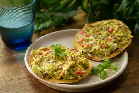 Prepara tostadas de atún y aguacate Comedera Recetas tips y