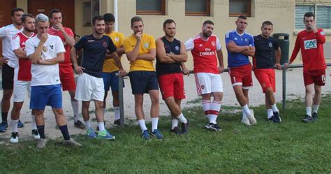 Charmes Saint Georges Les Bains Beauchastel Les Joueurs Du FCEE Ont