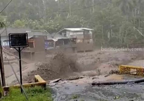 Banjir Malang Selatan Jembatan Di Perbatasan Lumajang Putus