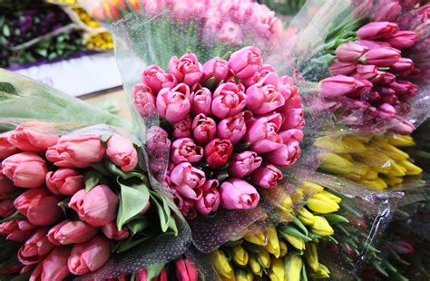 Cât costă un buchet de flori pentru 1 și 8 martie Prețurile au