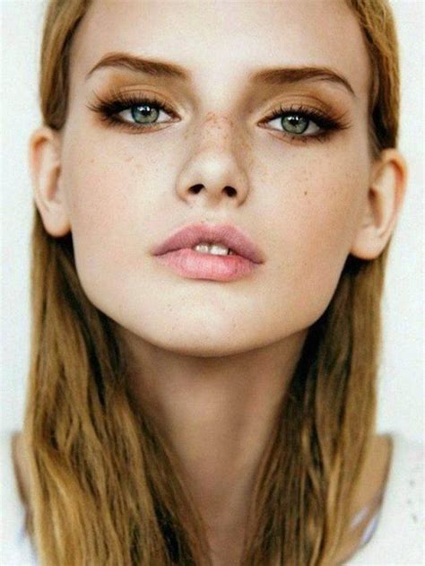 16 Photos That Prove Women With Freckles Are Beautiful Summer Makeup