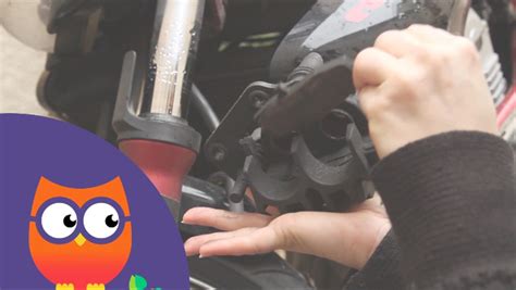 Comment changer les plaquettes de freins d une moto Ooreka fr Vidéo