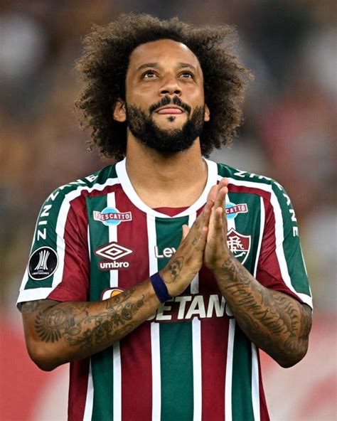Após grande atuação no clássico Fluminense destaca Marcelo nas redes