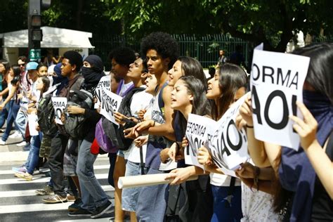 Pira e Sanfra na Luta Reforma do Ensino Médio é um retorno piorado à