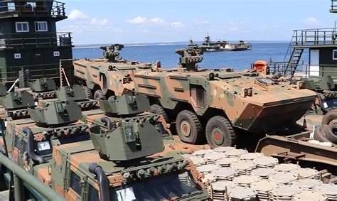Exército brasileiro envia blindados a Roraima para reforçar fronteira
