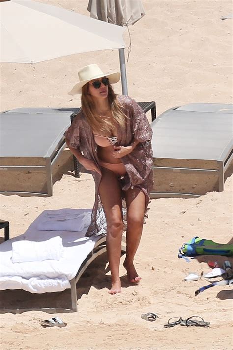 Jessica Alba em biquini férias 2017 Tomates Podres