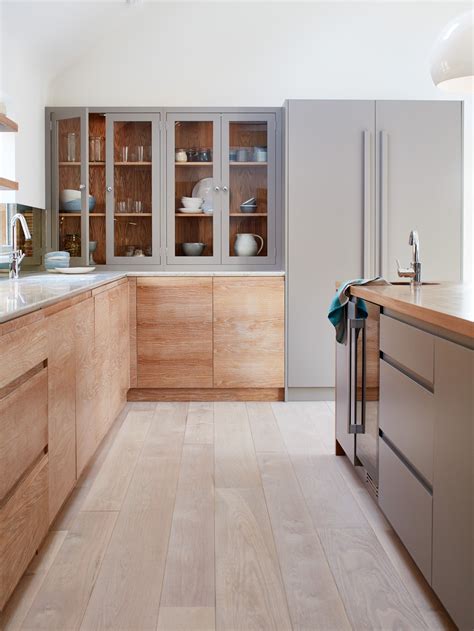 Two Tone Cabinets Are The Commitment Phobes Answer To Kitchen Design