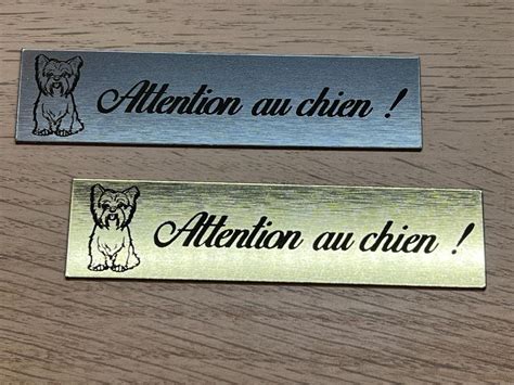 Plaque gravée personnalisée Autocollante Attention au chien