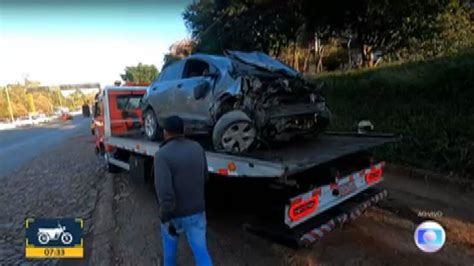 Vídeo Carro cai de viaduto na BR 040 em BH Bom Dia Minas G1