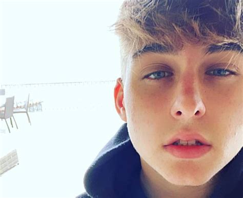 Un Mix Tra Mamma E Pap Davide Bonolis Compie Anni Come