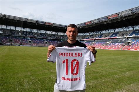Lukas Podolski Reakcja kibiców była lepsza niż bramka Głos Szczeciński