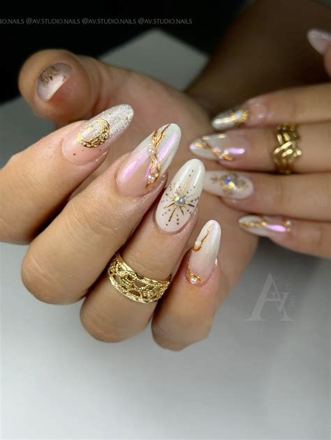 Relieves y destellos en 2024 Manicura de uñas Uñas elegantes y