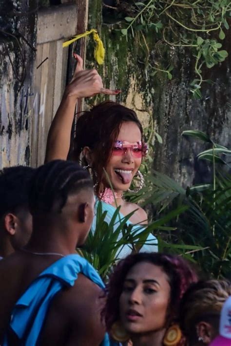 Anitta é flagrada Yuri Meirelles em gravação de novo clipe Veja