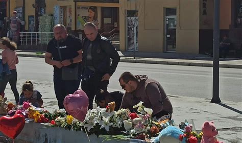 Potresne scene iz centra Bora Roditelji Danke Ilić u suzama zapalili