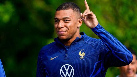 Mercato PSG Mbappé lâche sa réponse à l Arabie Saoudite Le10sport