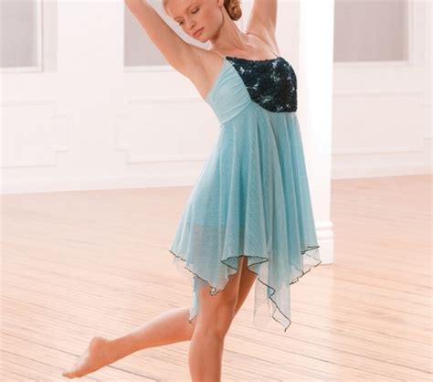 La Tenue De Danse Moderne En Photos