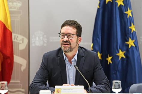 El Gobierno pacta con los sindicatos subir el salario mínimo un 5 en