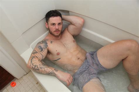 100 Male Models MATTHEW CAMP IN THE BATH
