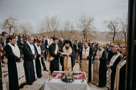 Casă parohială și capela mortuară din Sucutard binecuvântate de