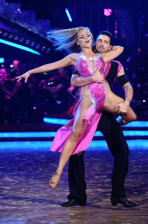 Kaczorowska i Maślak Ognista rumba w Tańcu z gwiazdami Zdjęcia