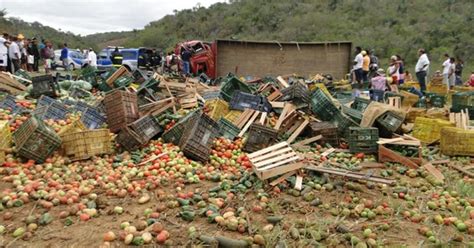 G Caminh O Carregado De Verduras Tomba E Deixa Dois Mortos Diz Prf