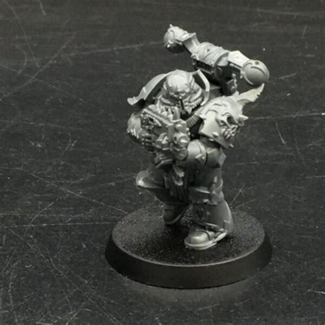 Warhammer Miniature Of The Month Chaos Space Marine