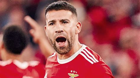 DEFESA ARGENTINO NICOLÁS OTAMENDI RENOVA O BENFICA ATÉ 2025
