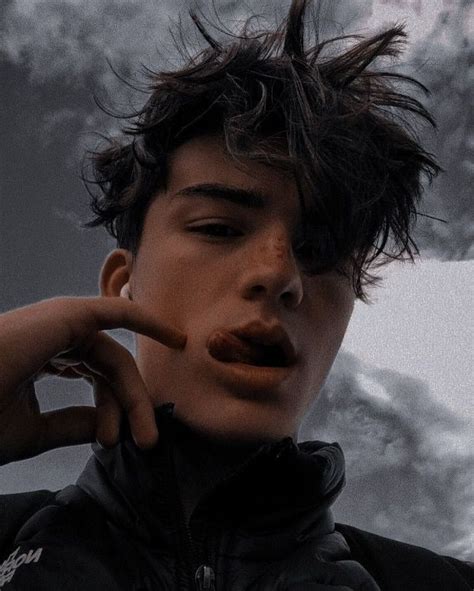 Best Selfie Poses For Guys To Copy Right Now Artofit