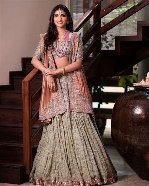45 Lehenga Dupatta Draping Styles Learn Different Ways Lehenga