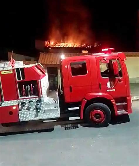 Vídeo Casa pega fogo em Resende Tribuna Sul Fluminense