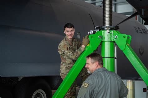 Dvids Images 86th Mxg Performs Testing On Electronic Jacking And Leveling System Image 7 Of 7