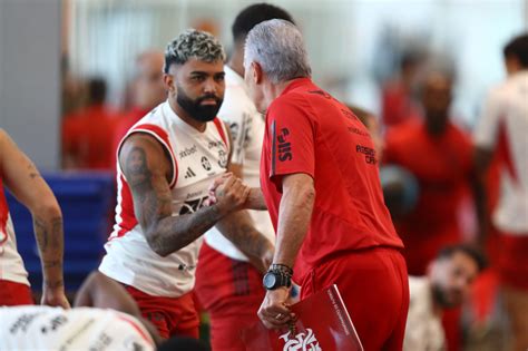 A declaração de Tite sobre o futuro de Gabigol