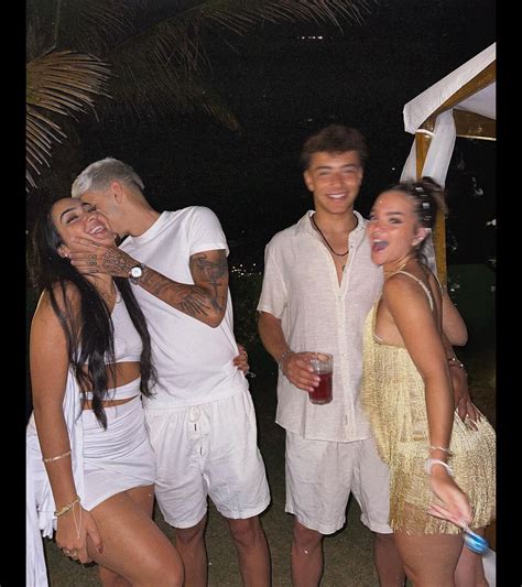 Foto Mel Maia assumiu namoro durante Réveillon Purepeople