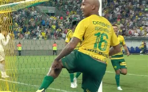 Deyverson Marca Gol Mostra Tatuagem Da Libertadores E Provoca O Flamengo