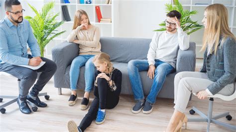 Terapia sistémica familiar Qué trabaja y cuales son sus técnicas