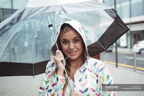 Woman Holding Umbrella Ubicaciondepersonas Cdmx Gob Mx