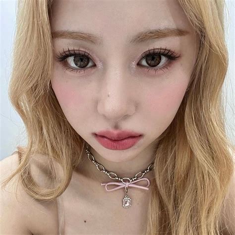 Yunjin Icon Yunjin Icons Le Sserafim Selca Lady Girl Icons Quick