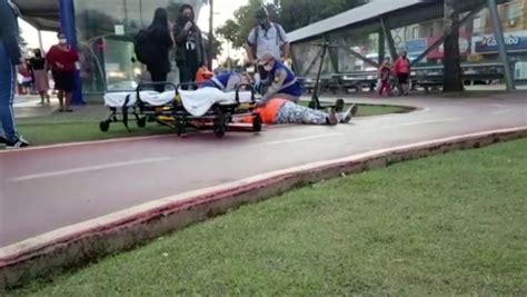 Colisão entre bicicleta elétrica e patinete elétrico deixa mulher