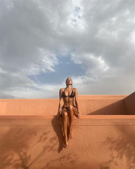 Irina Shayk Shows Off Her Bare Butt And Six Pack Abs In Racy New Photos