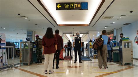 Jumlah Penumpang Rute Domestik Di Bandara Juanda Turun 22 80 Persen