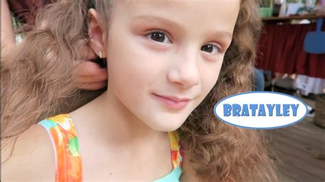 Hair Braiding At The Renaissance Festival Wk Bratayley Youtube